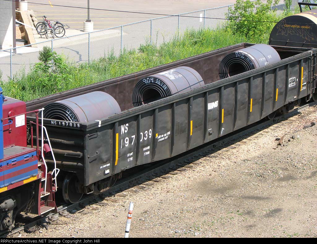080614042 NS 197039 seen at UP/C&NW East Mpls Yard